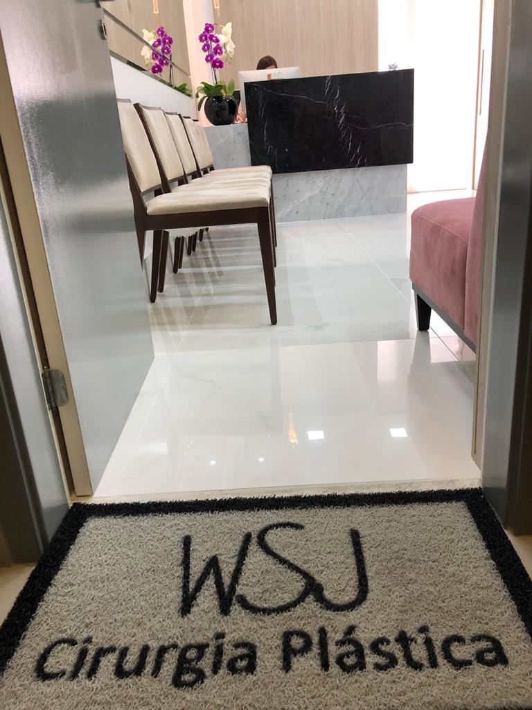 WSJ cirurgia plástica – Dr. Wiliam Saliba Jr. – Trilogy Offices