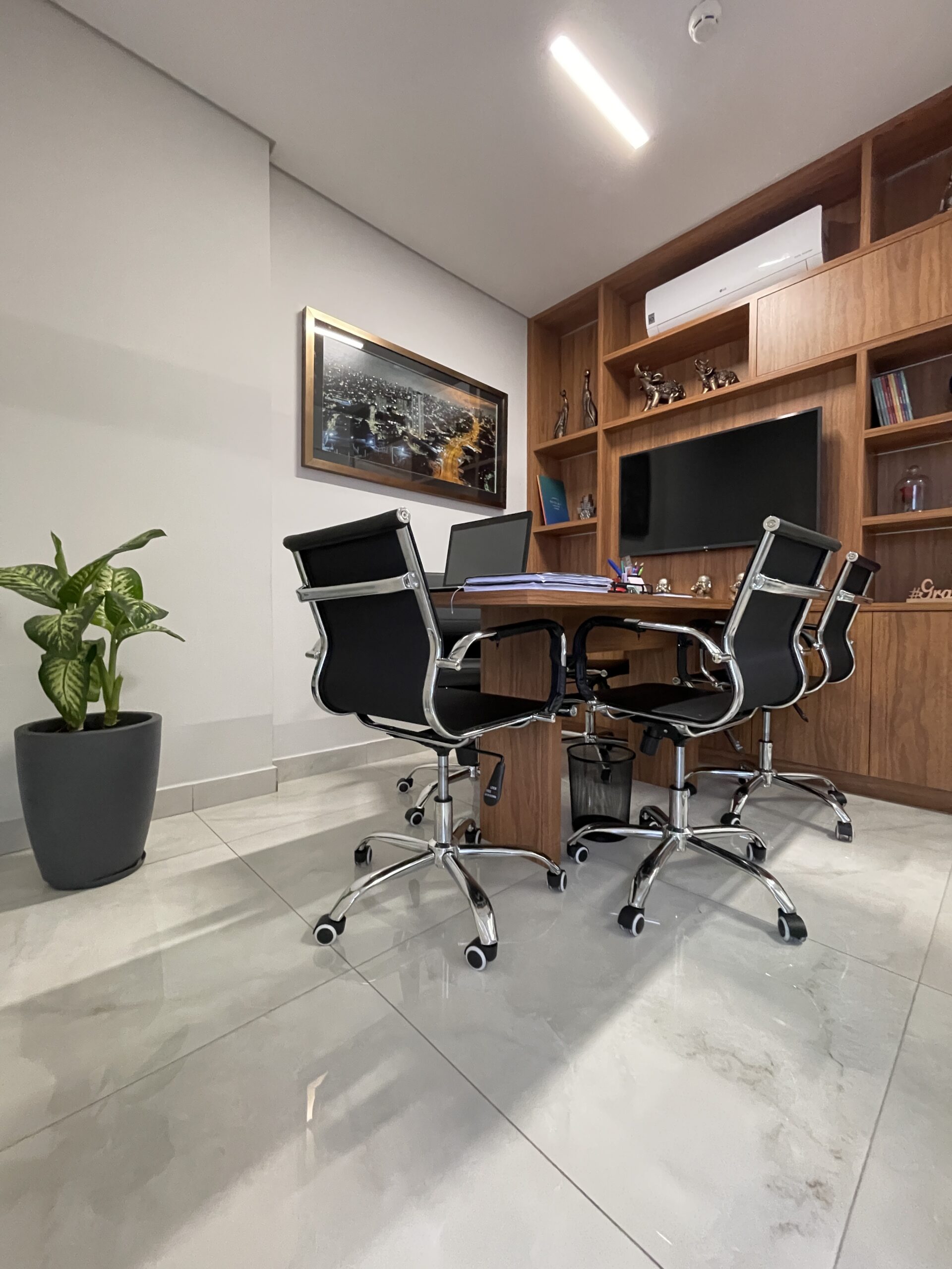 Suri Consultoria Imobiliária – Trilogy Offices